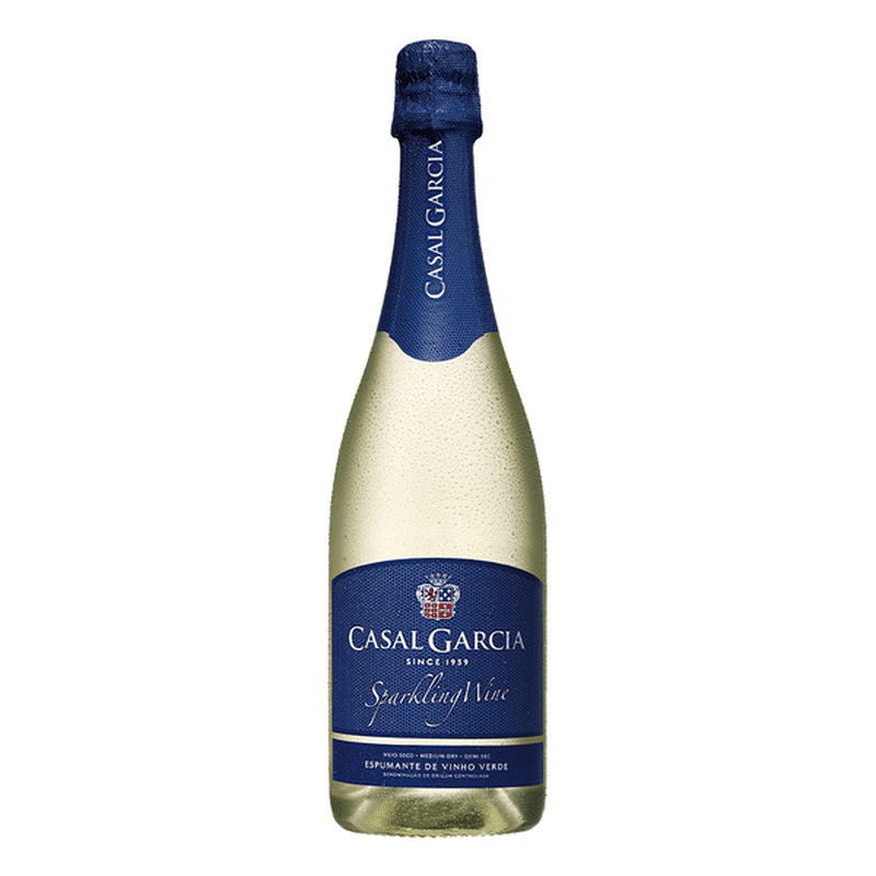 Casal Garcia Sparkling Medium Dry (750 ml) - Instacart